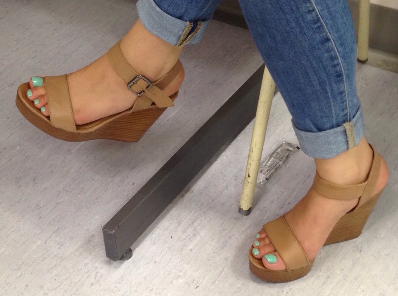 My Girlfriends Feet For Your Pleasure
