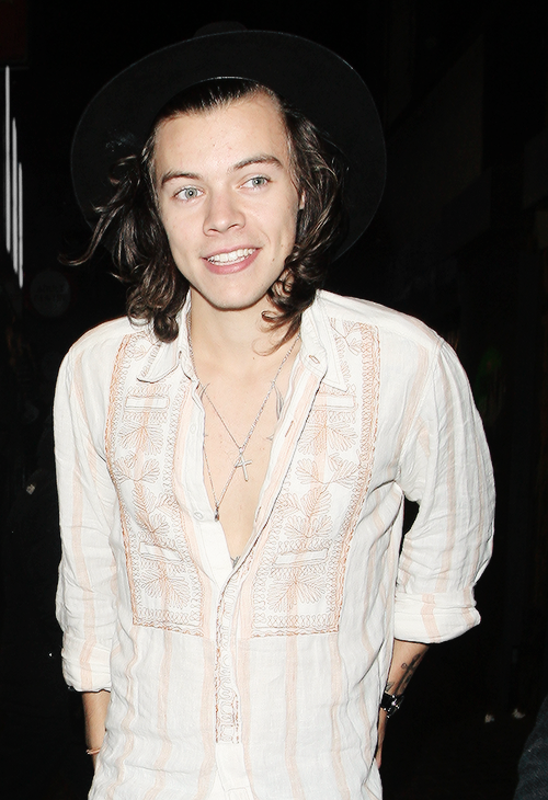 Loueh and Harreh — Harry Styles or Jack McQueen Escapade Loueh and Harreh — Harry Styles or Jack McQueen Escapade