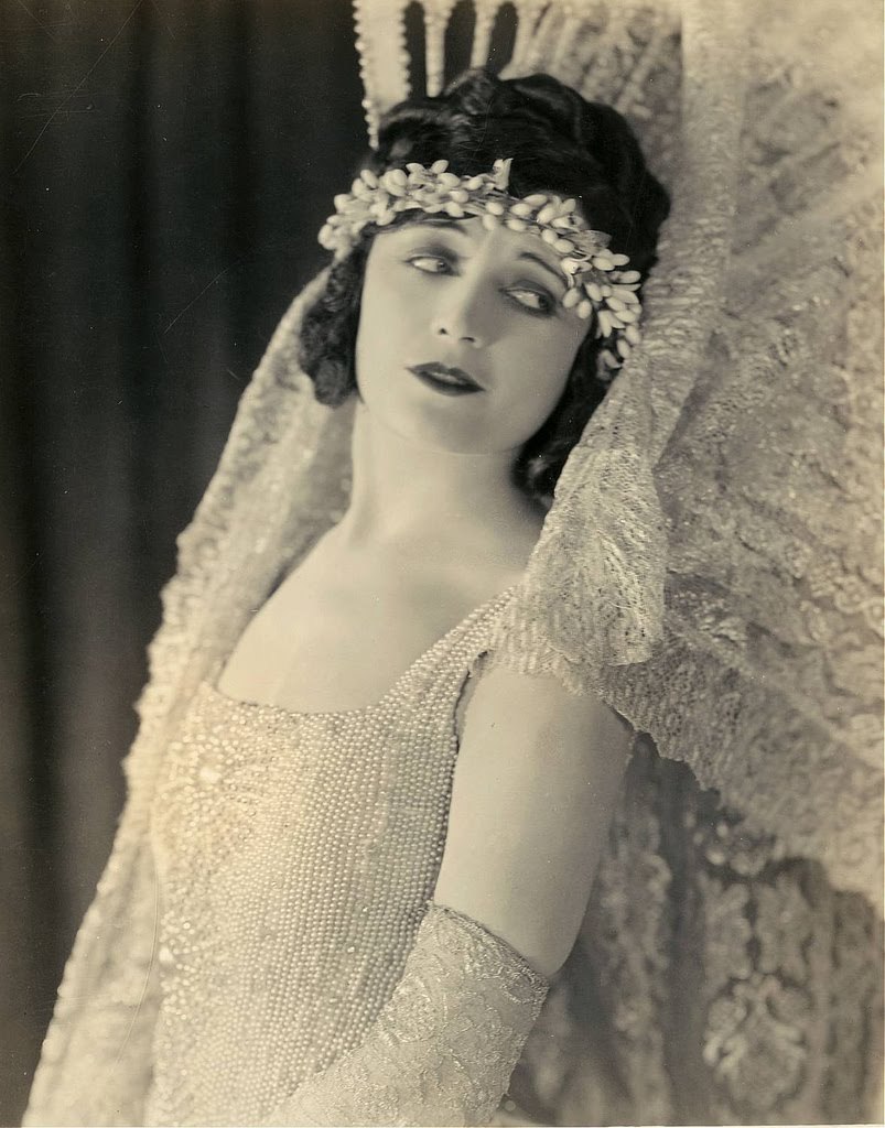 The Beautiful New - Pola Negri, silent film actress & diva. Born in... The Beautiful New - Pola Negri, silent film actress & diva. Born in...