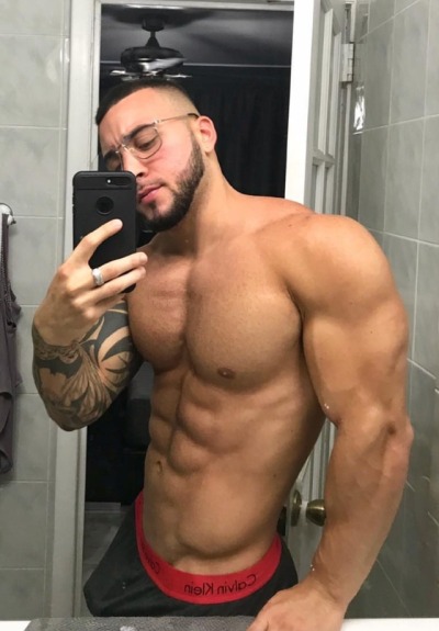 Fitness Model Roy Benitez Also Known As Rbnfitness On Insta Lpsg